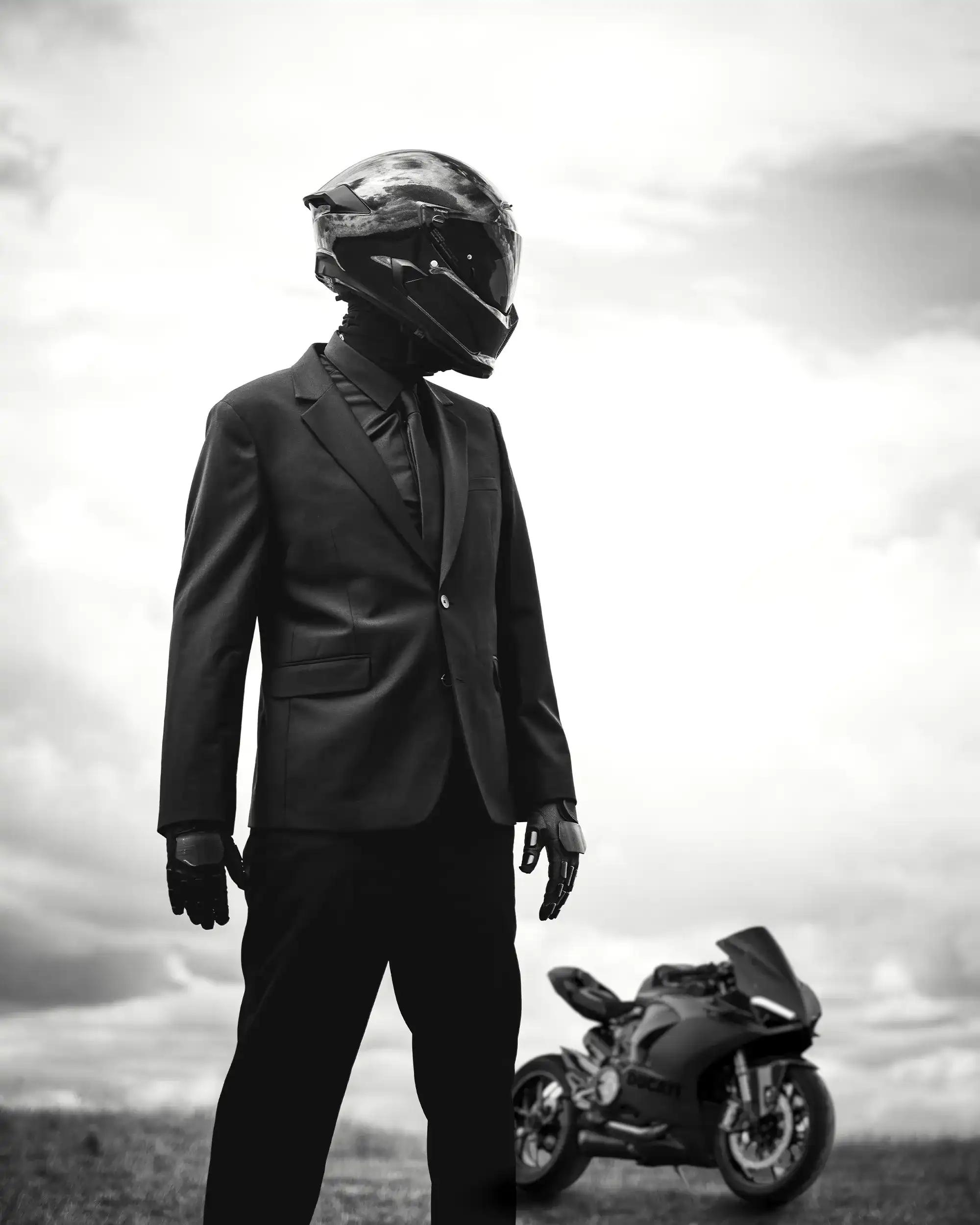 AT4.0 CARBON Chrome & Eclipse Full-Face Helmet Collection | Ruroc